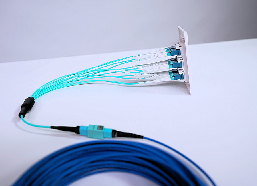 ULTRAFLEX LC | 12 LC OM3 armored premium fiber optic cable with interc